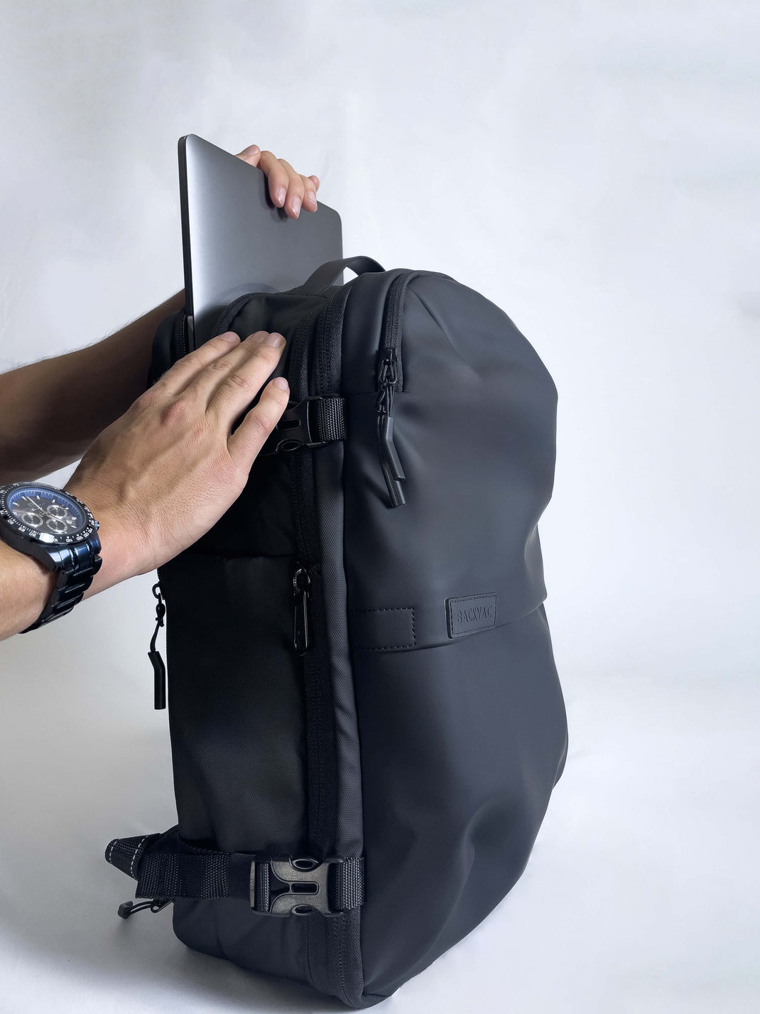 Backvac® | Patented Vacuum Compression Backpack